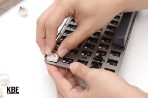 How to Remove and Replace Mechanical Keyboard Switches - Keyboards Expert